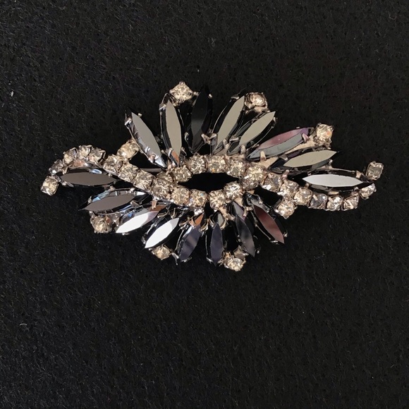 Jewelry | Vintage Large Rhinestone Brooch | Poshmark